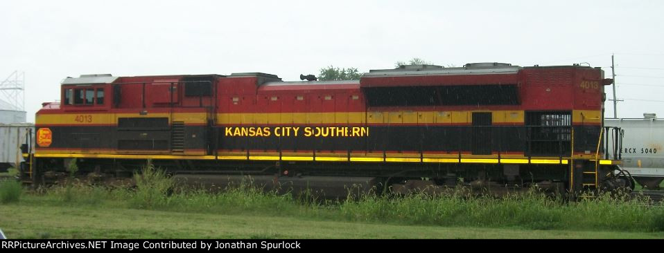KCS 4013, angled conductor's side view
